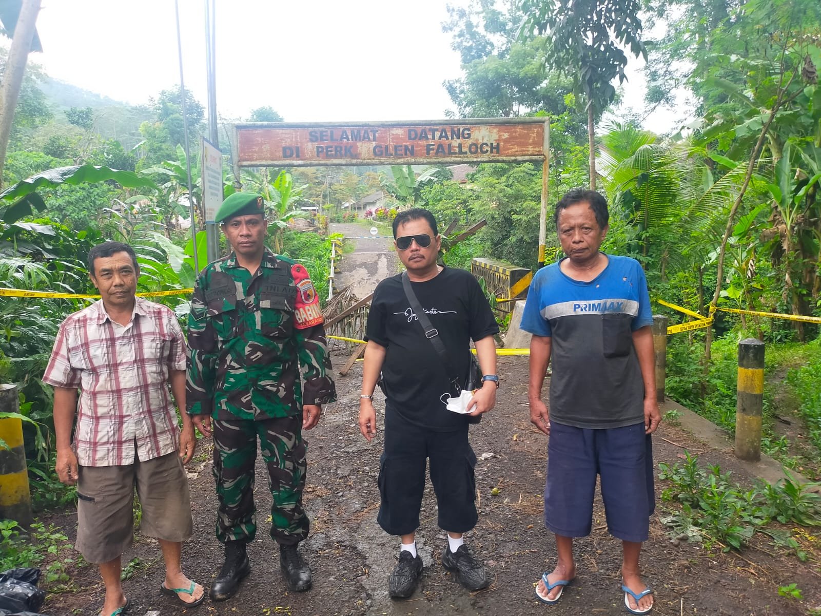 Jembatan Penghubung Dua Desa di Glenmore Ambrol Diterjang Banjir ... Jembatan Penghubung Dua Desa di Glenmore Ambrol Diterjang Banjir ...