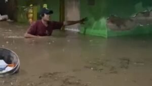Sungai Kalilo Meluap, Ratusan Rumah Warga di Bantaran Sungai Terendam ...