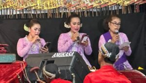 Ribuan Penonton Padati Pagelaran Wayang Kulit Dalam Ajang Festival ...
